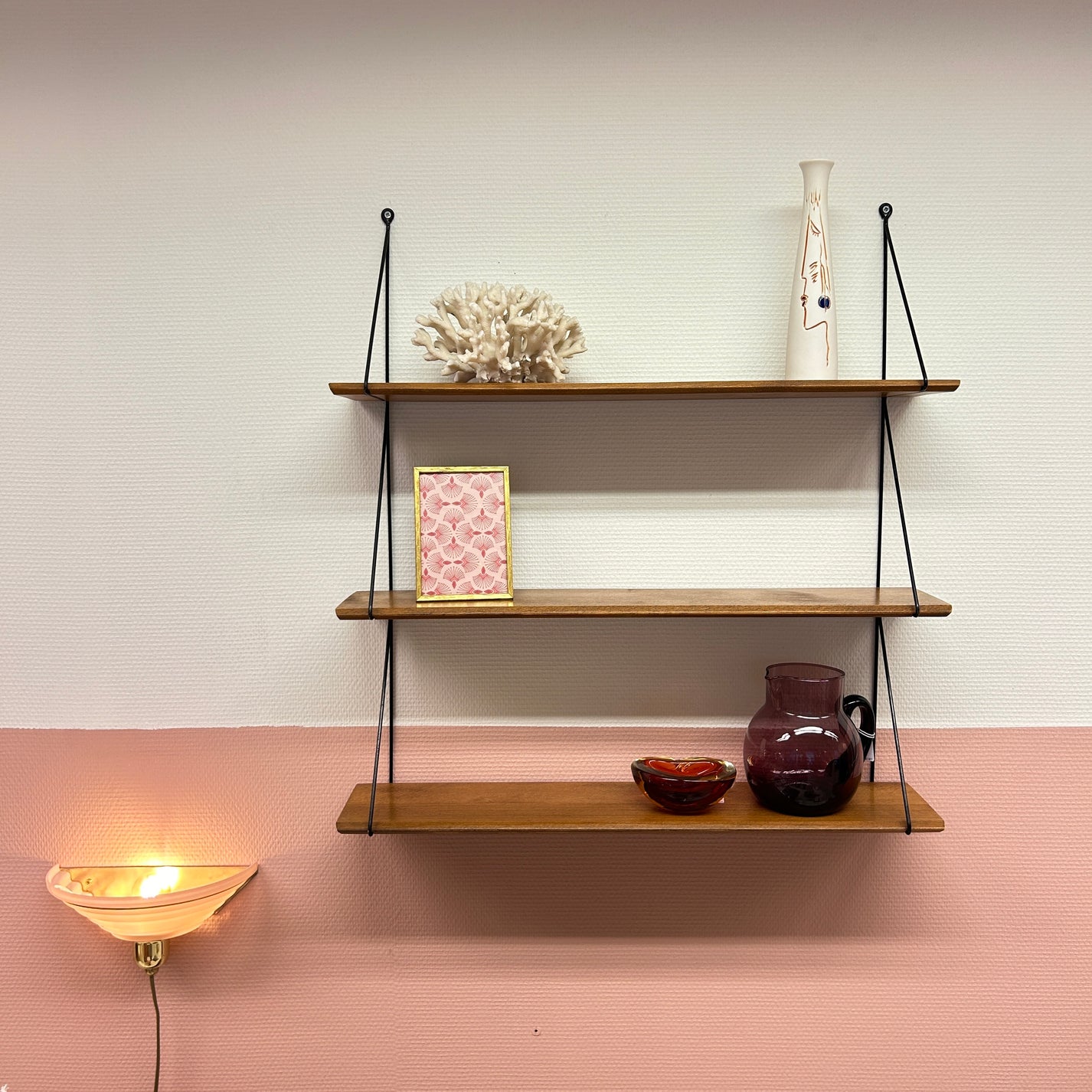Wall shelf from the 1960's – Vintage Pareltjes